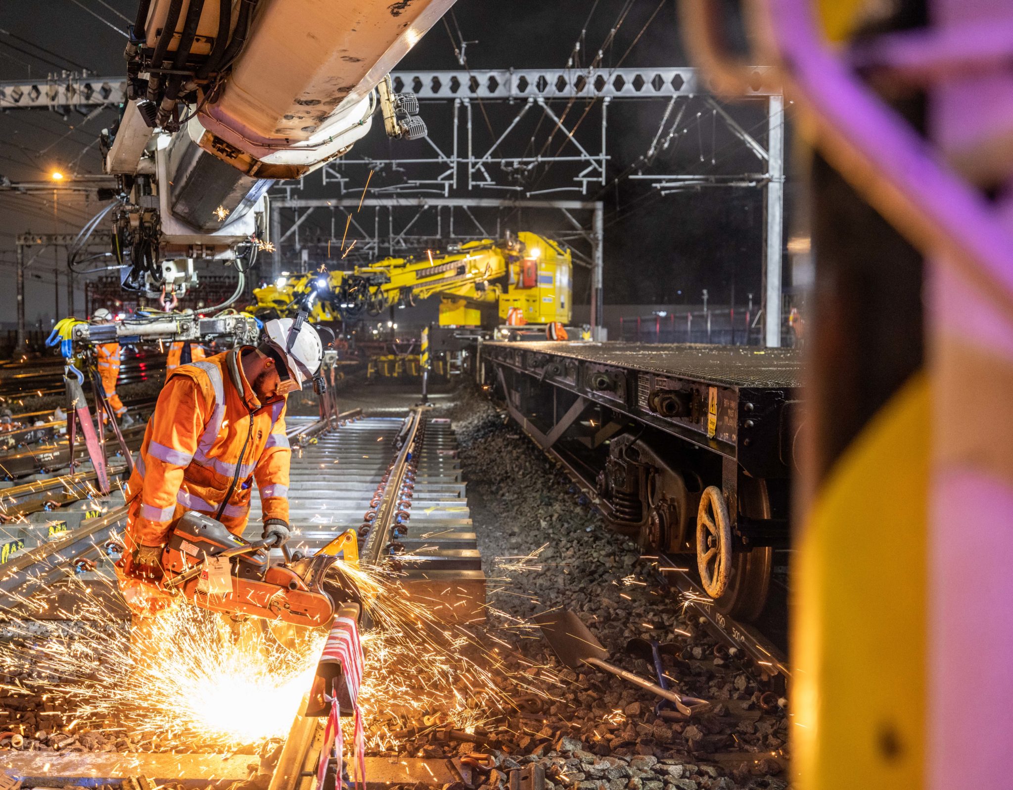 Improving travel at Leeds City station - Network Rail