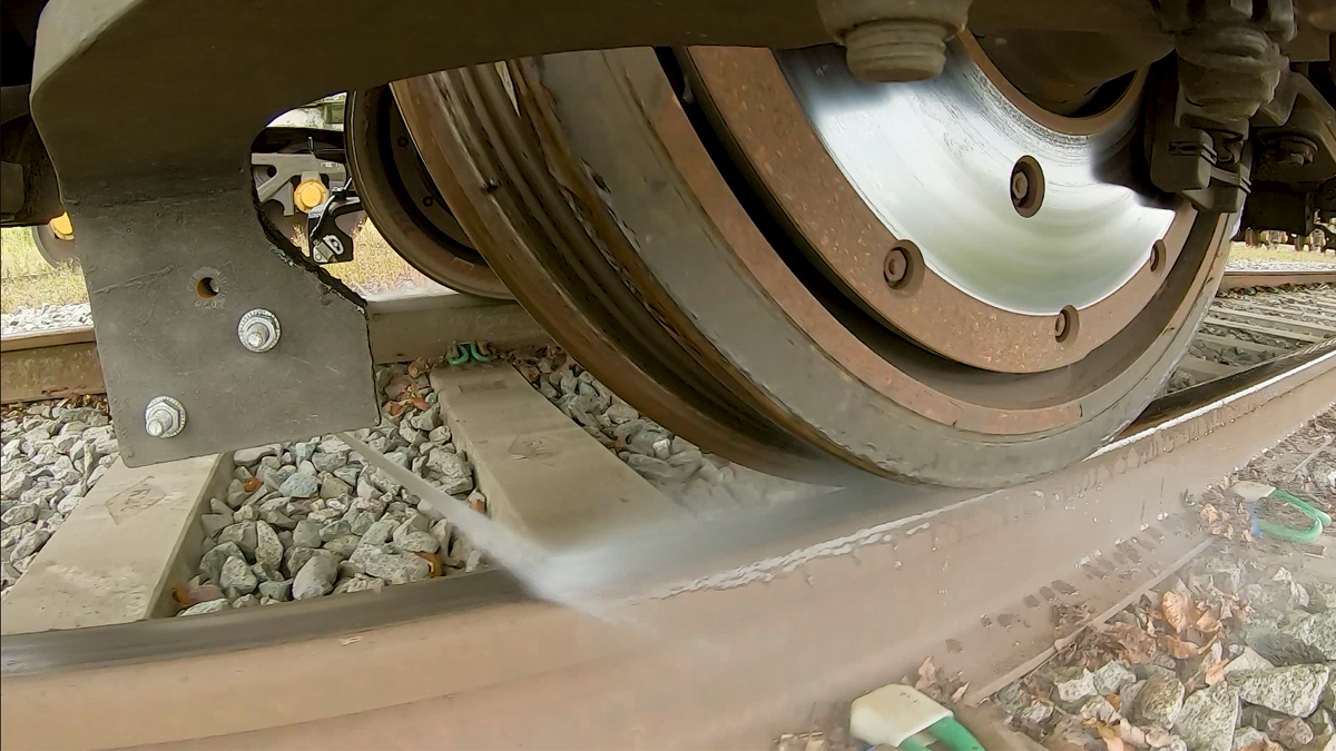 Tackling leaves on the line using Water-Trak - Network Rail