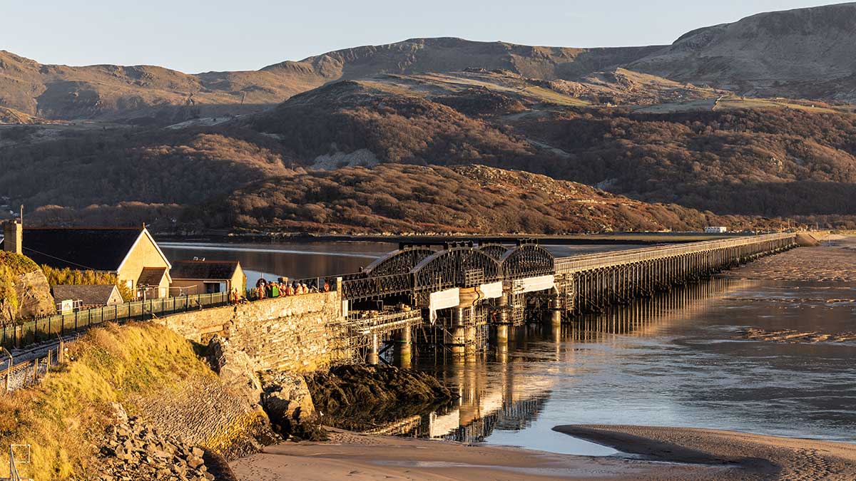 Transforming the railway in Wales - Network Rail