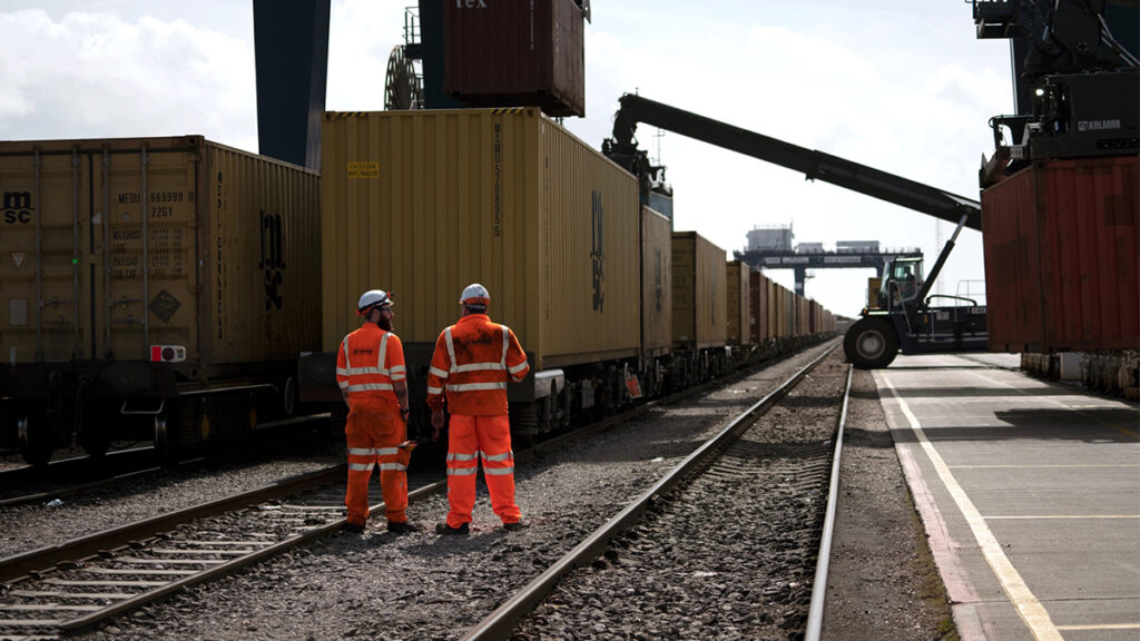 Running longer, more efficient freight trains on the railway - Network Rail