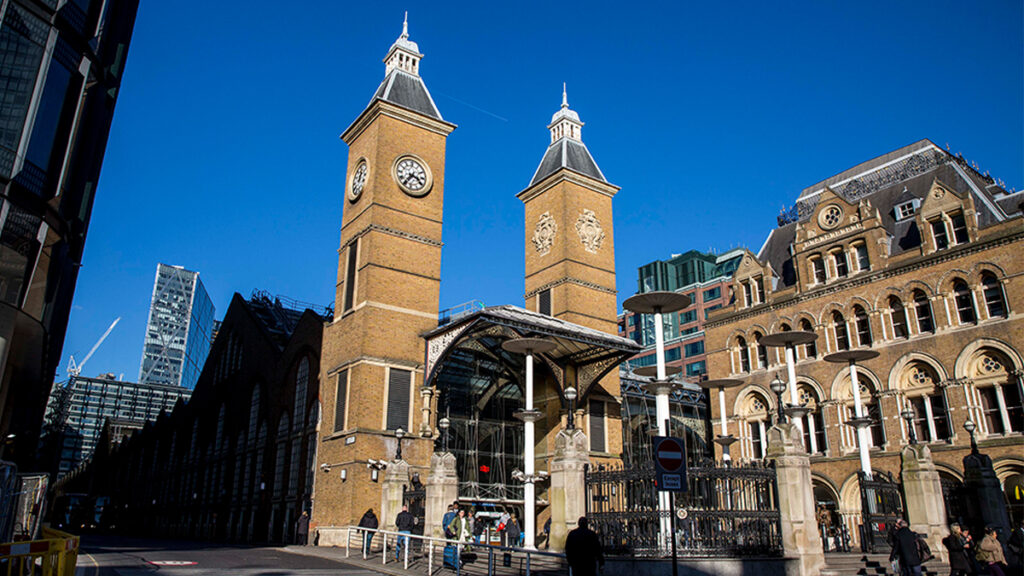 Improving London Liverpool Street this Christmas - Network Rail