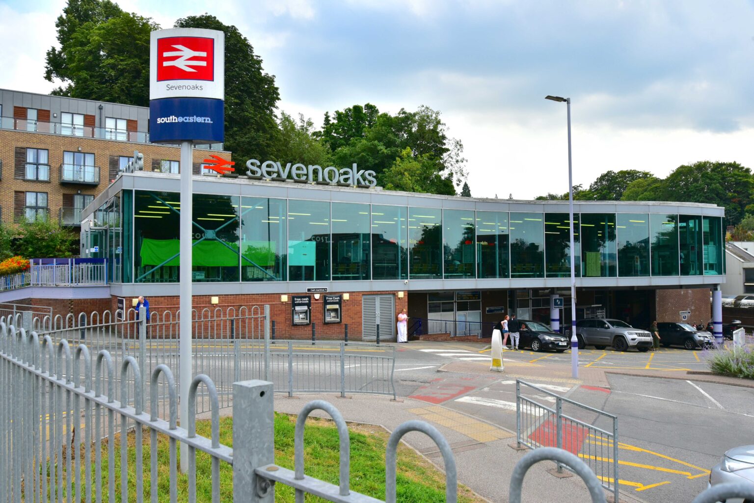 Renewing the lifts at Sevenoaks station - Network Rail