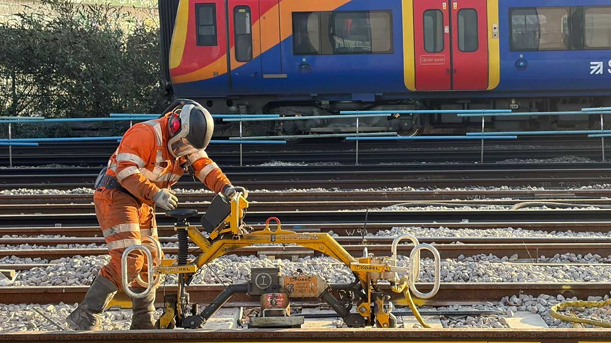 London Waterloo and Clapham Junction line closures - Network Rail